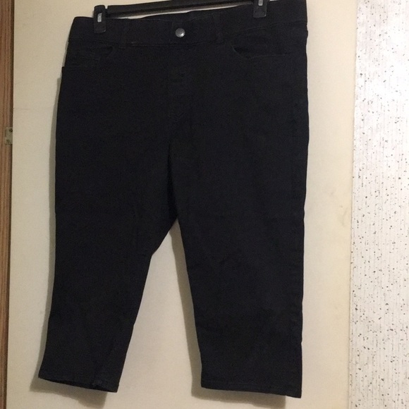 Riders by Lee | Pants & Jumpsuits | Rider Capris Size 6 Medium | Poshmark